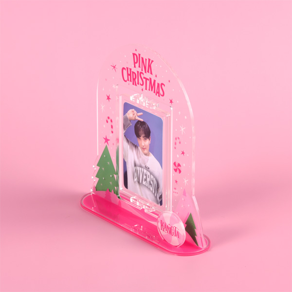 ktown4u.com : KANGTA - PINK CHRISTMAS ACRYLIC TURNING STAND SET