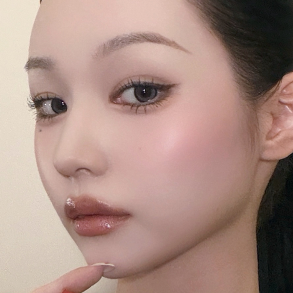 ktown4u.com : [QRSESSED] RUNWAY GRAY 1 DAY COLORED CONTACT LENS (10 pcs)